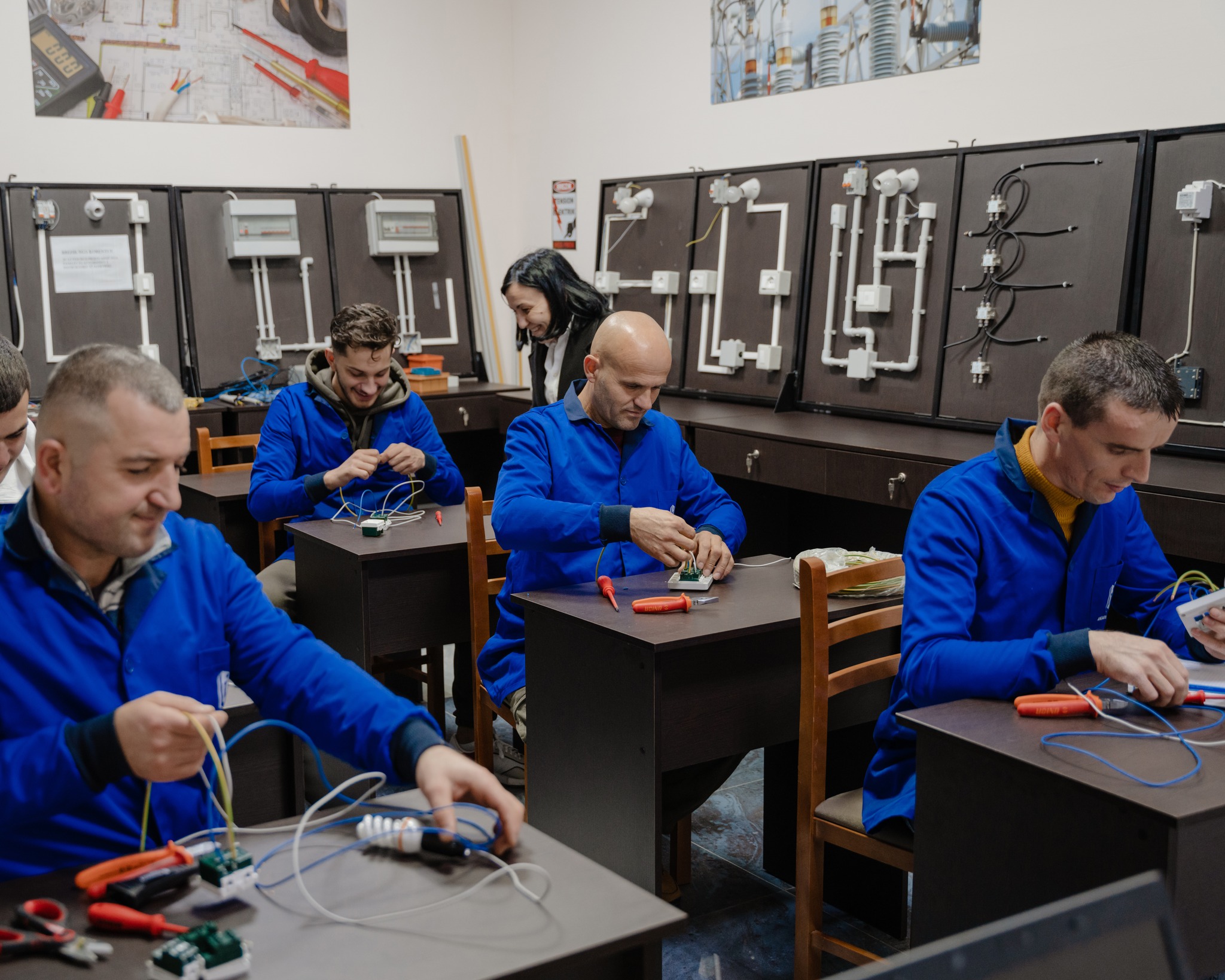 Teknik i Larte Mirëmbajtje Elektrike – AKADEMIA ILINGUA